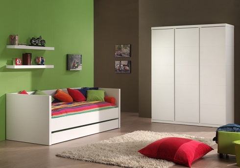 Lara Childs – Larry O'Keeffe Furniture